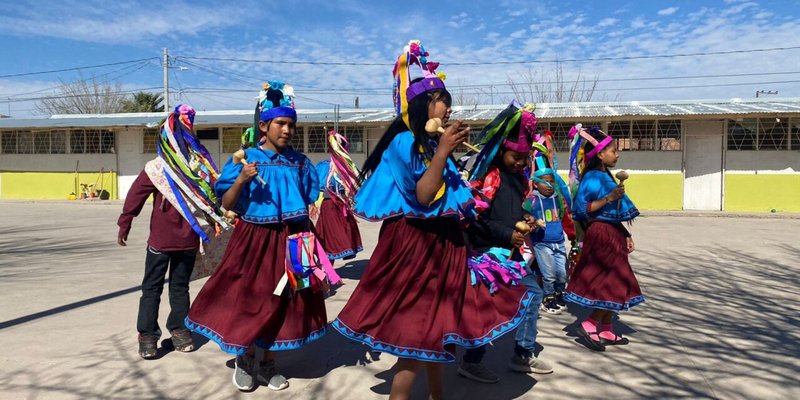 Promueven en Meoqui danza rarámuri, 30 niños aprenden de esta cultura ...
