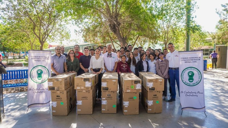 MIRIAM SOTO ENCABEZA ENTREGA DE CINCO MINISPLITS AL CBTA 147 - ENCORTO NEWS