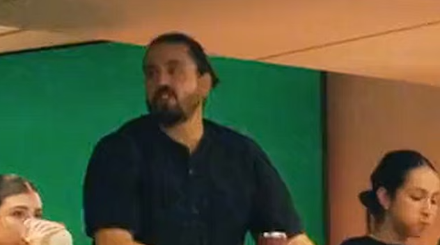 LA REACCIÓN DE AMAURY VERGARA EN SU PALCO QUE DEMUESTRA QUE ESTÁ HARTO ... LA REACCIÓN DE AMAURY VERGARA EN SU PALCO QUE DEMUESTRA QUE ESTÁ HARTO ...